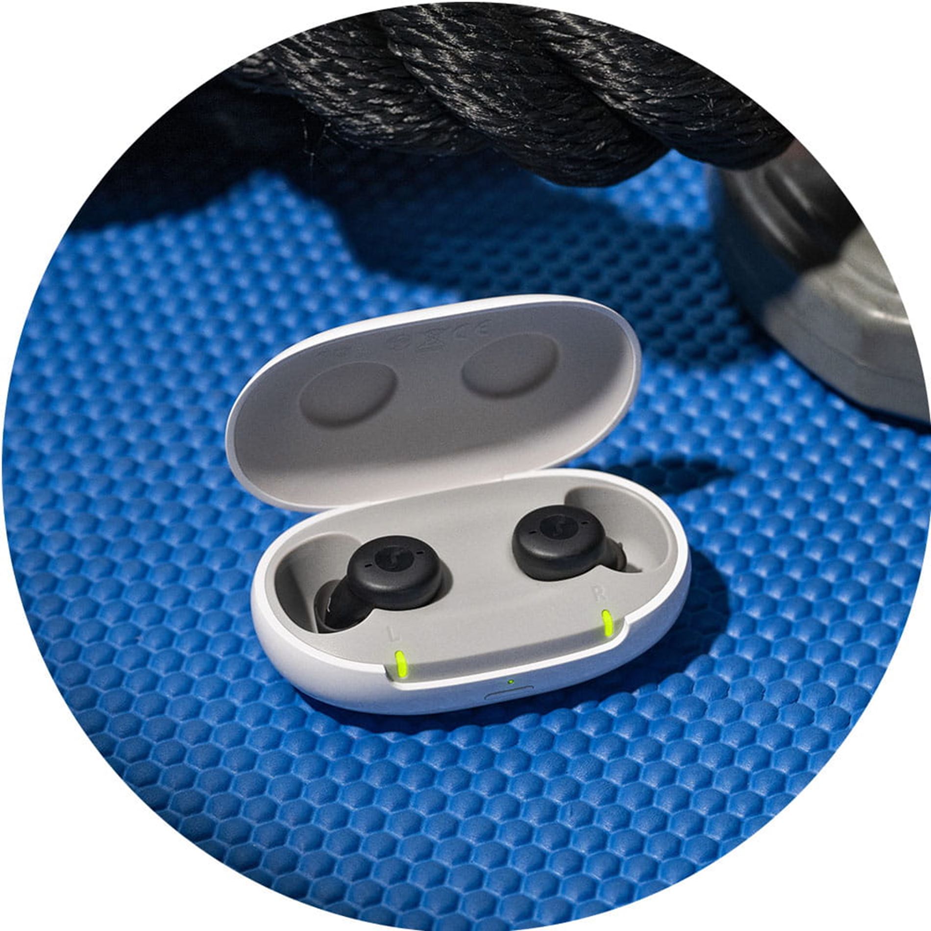 Signia Active Pro IX – Hearing aid earbuds | Signia Pro